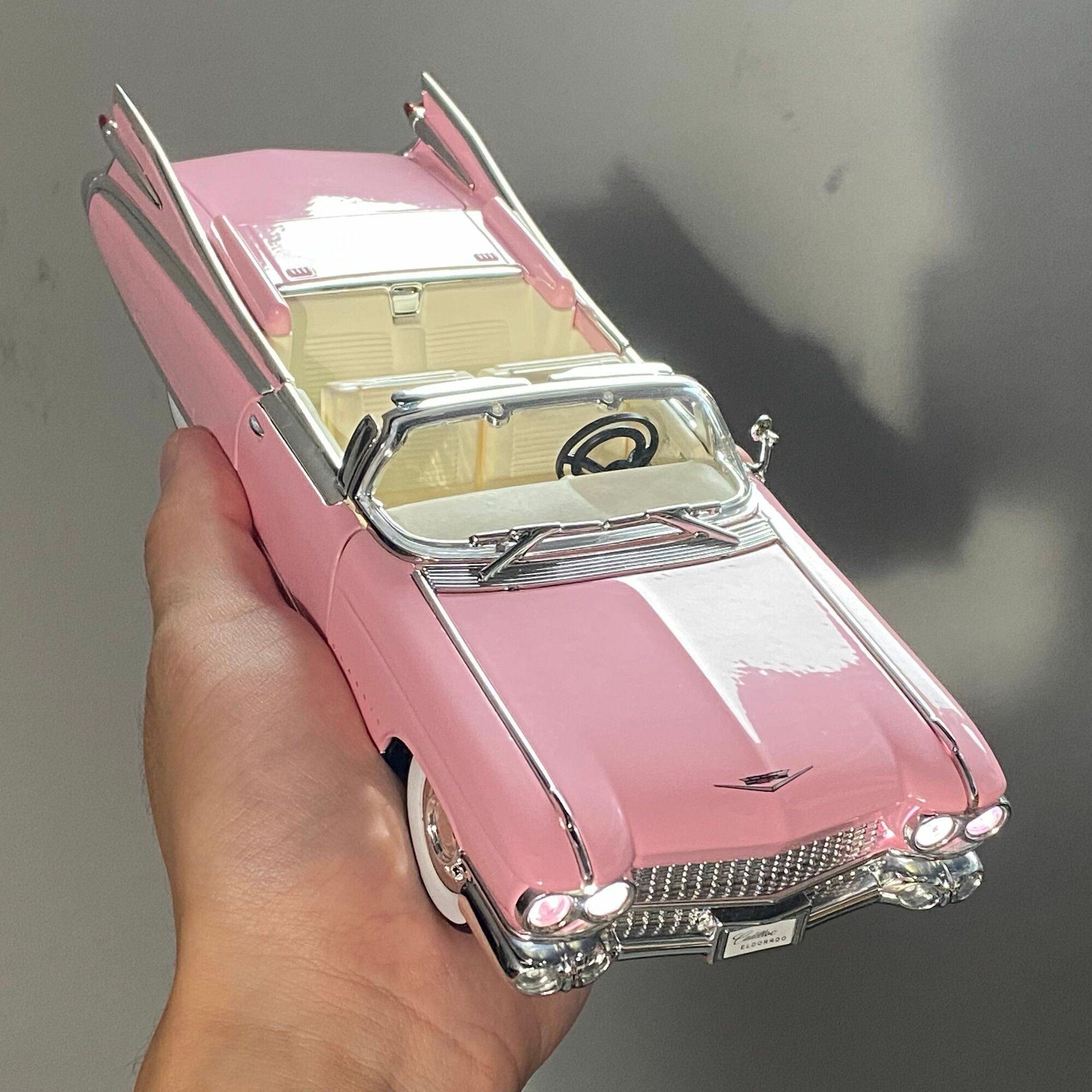 Металлический автомобильный модель 1959 Кадиллак Эльдорадо Биарриц 1 24 Модель ретро -автомобиля Cadillac Eldorado Biarritz 1959