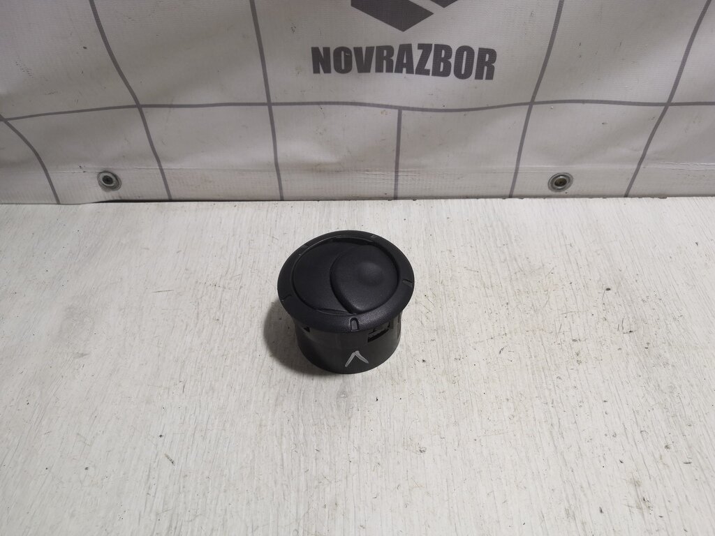 Дефлектор воздушный Renault Logan 2005-2014