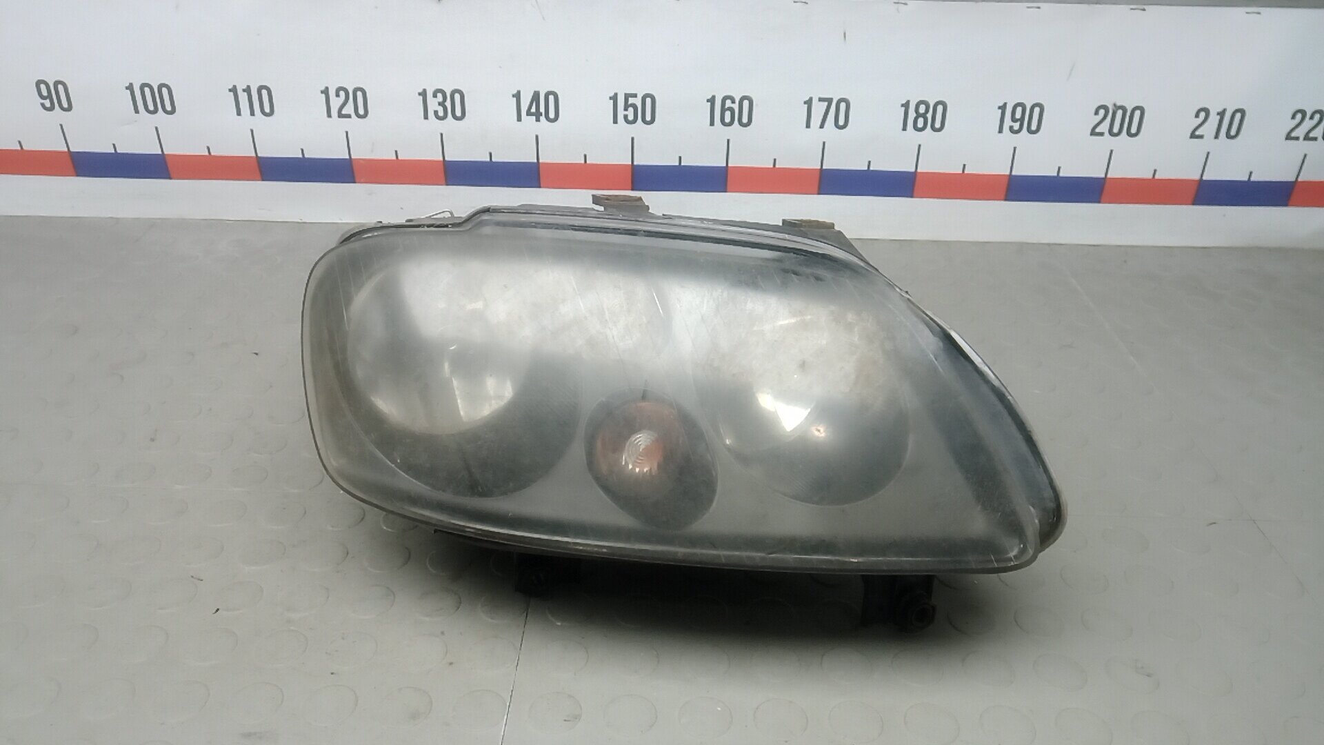 Фара правая VOLKSWAGEN CADDY 3, Номер 2K0941006E