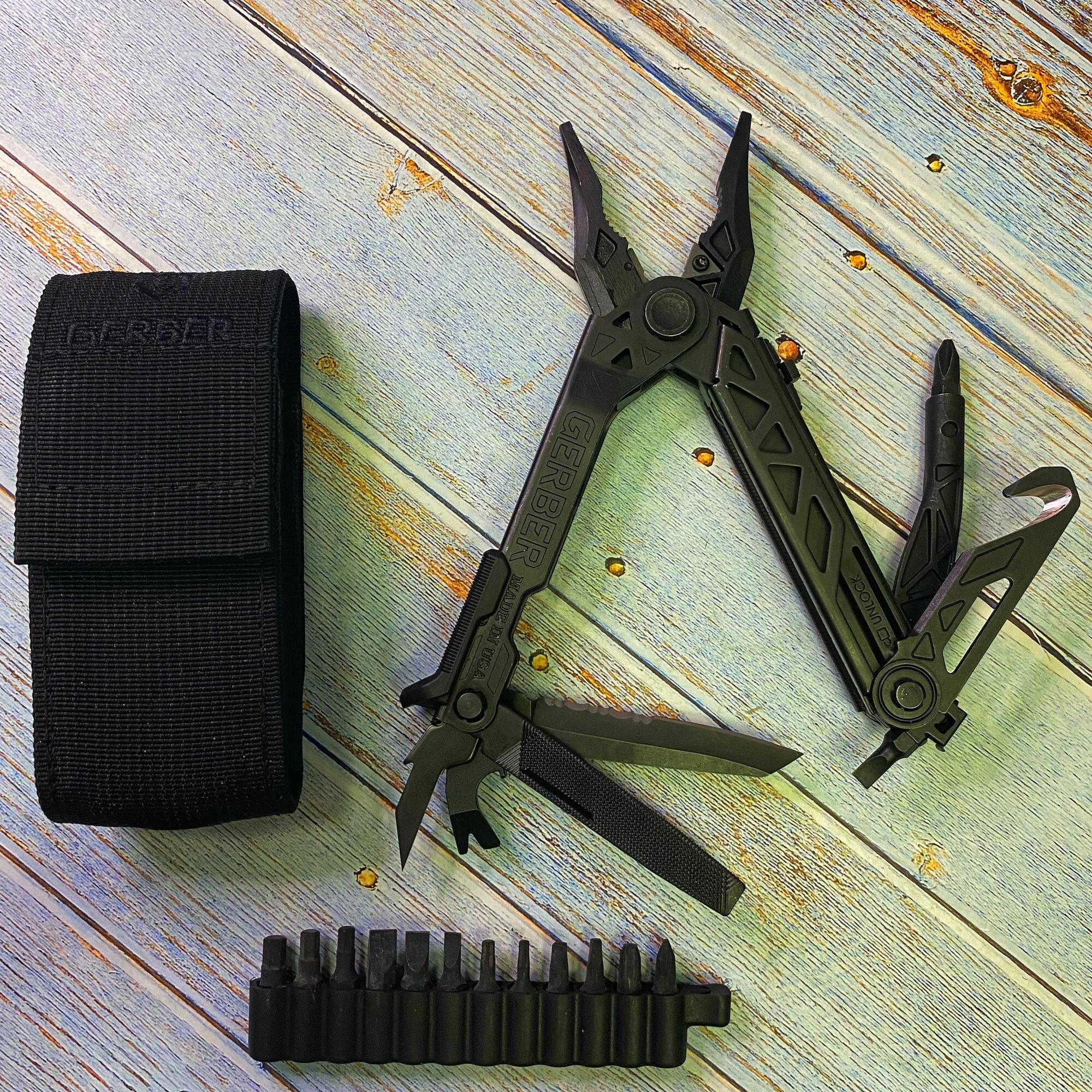 Мультиинструмент Gerber Center-Drive Rescue Black 1893