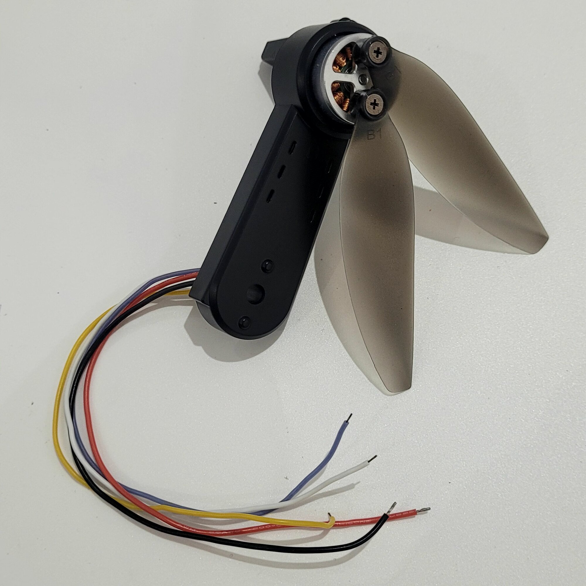 Передняя правая (B) моторная балка с пропеллером RG108 MAX запасная часть RC самолёта аксессуар модели