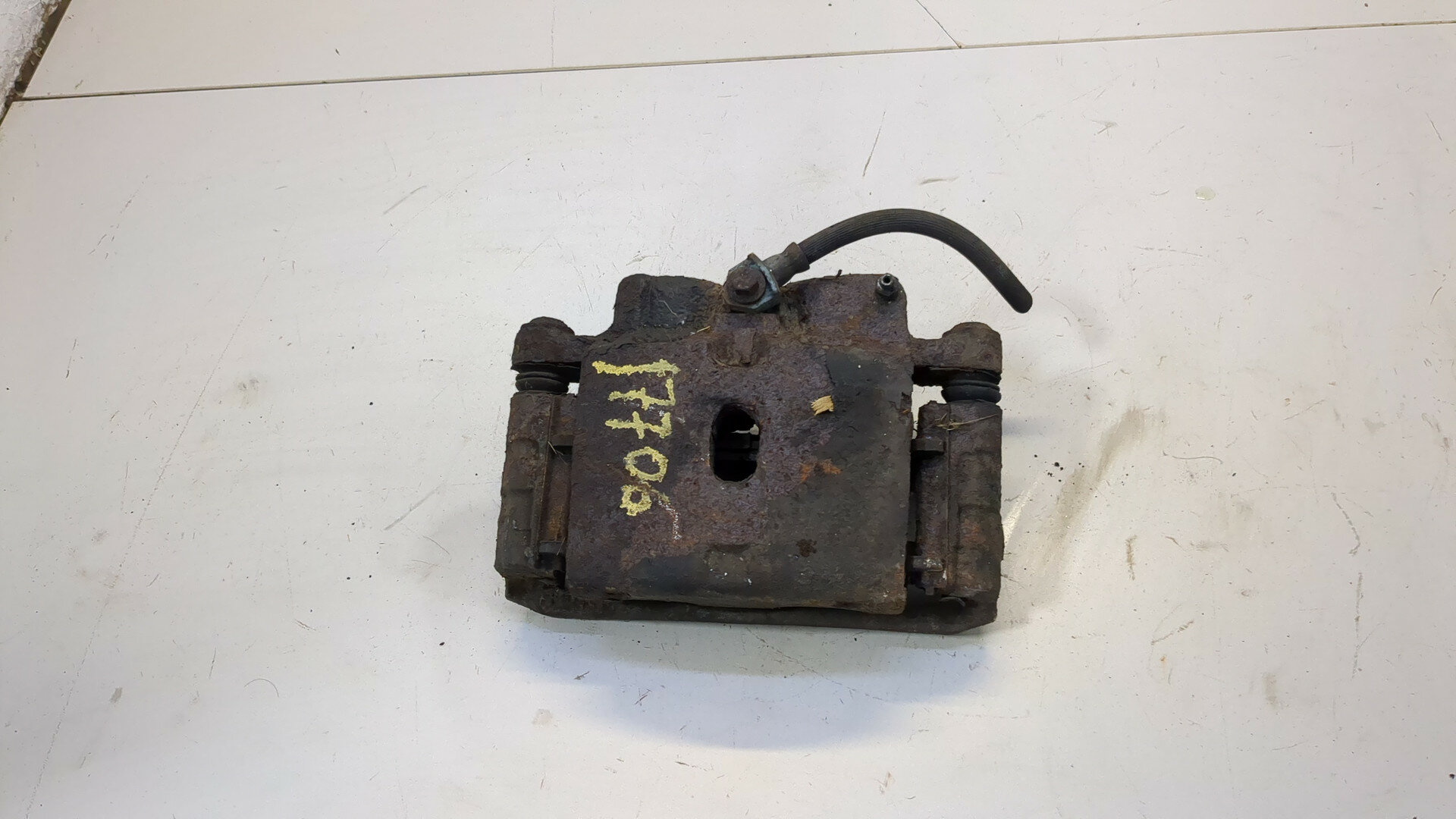 Суппорт правый передний Chevrolet Tahoe Б/У