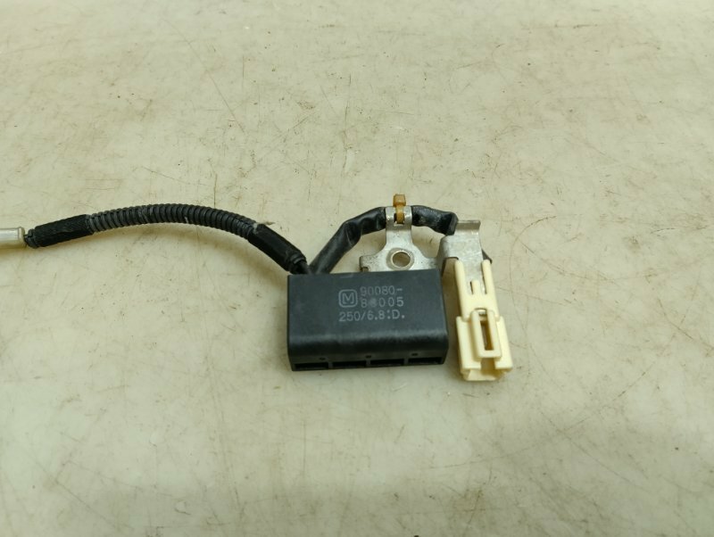 Б/У Конденсатор Toyota Avensis 2003 ADT250 448776 TOYOTA арт. 9008088005