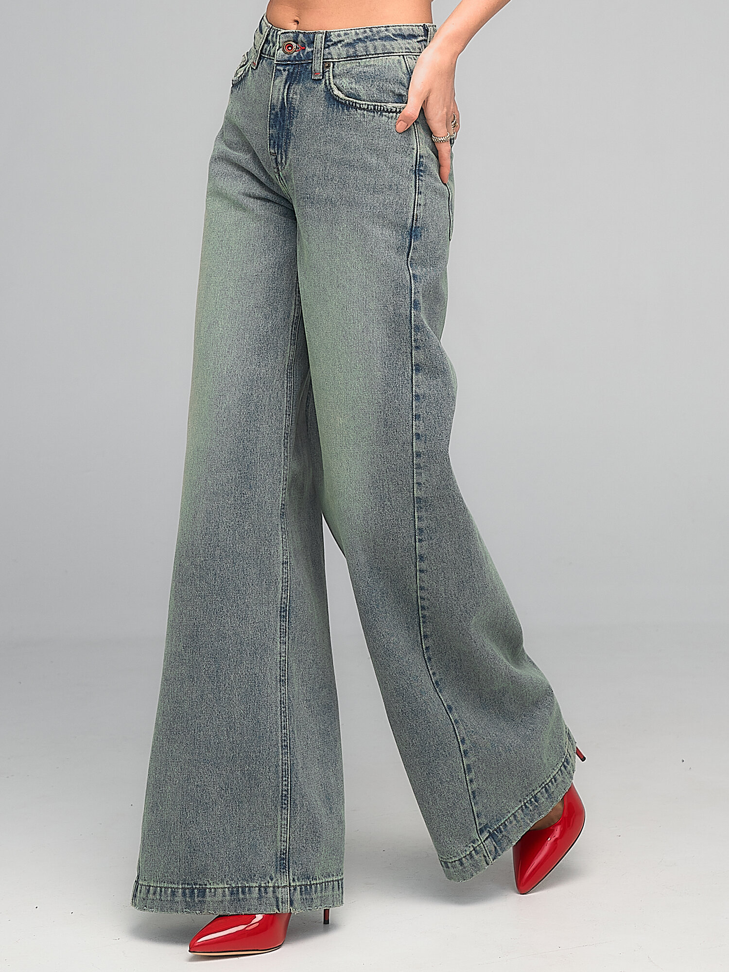 Джинсы широкие 