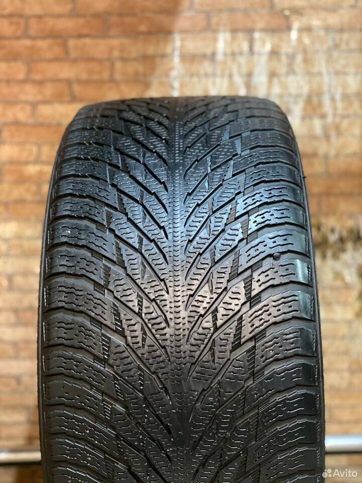 Nokian Tyres Hakkapeliitta R3 275/35 R20