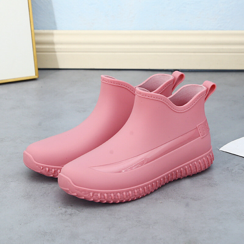 Новые стильные резиновые сапоги для мальчиков и подростков, короткие силиконовые нескользящие модные парные туфли на плоской подошве с флисовой подкладкой, водонепроницаемые резиновые сапоги для студентов