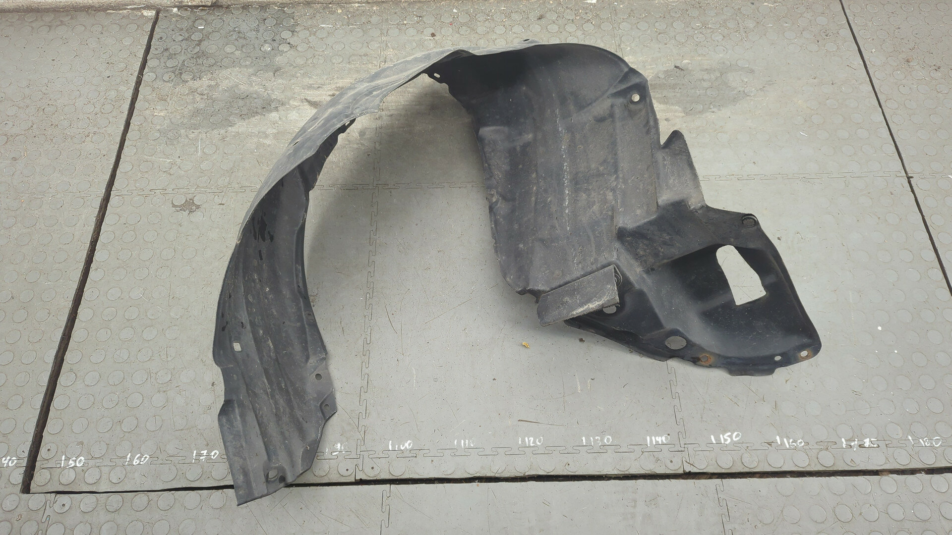 Защита арок (подкрылок) левая передняя Pontiac Vibe 2 Б/У