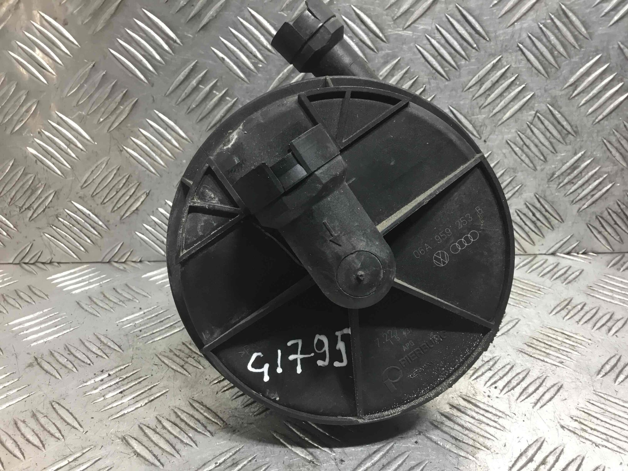 Б/У Насос продувки катализатора Volkswagen Golf 4 поколение (1997-2004) 2003 г.