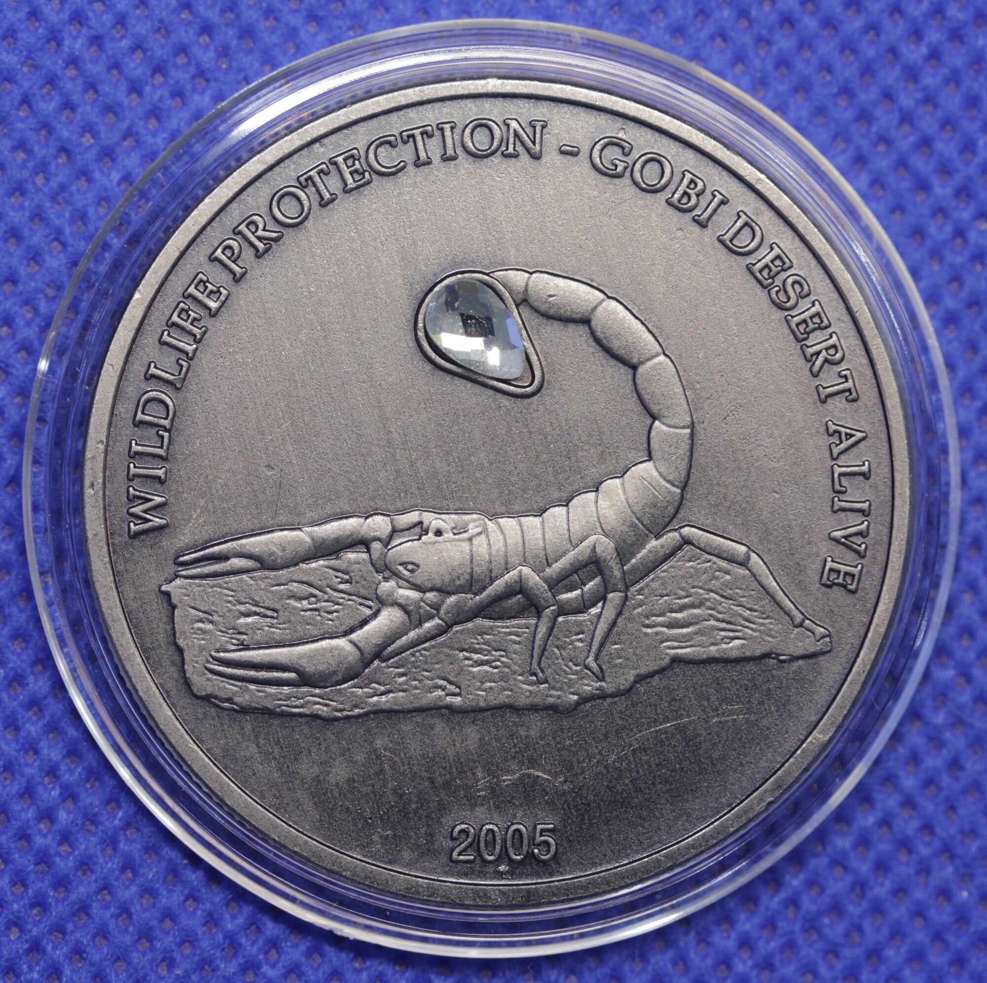 Монета 500 тугриков 2005 Скорпион Монголия Фауна Цветные глаза. Копия монеты