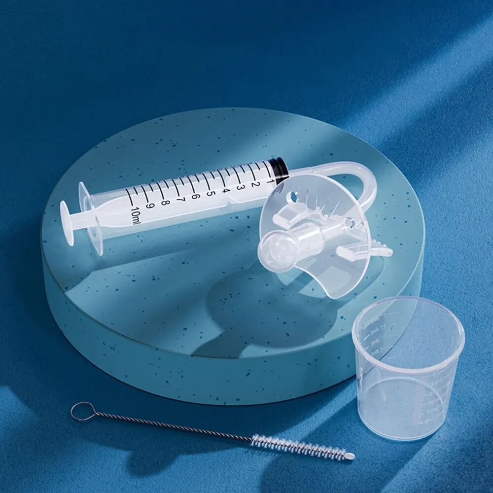 Дозатор жидких лекарств для детей из силикона и пп с соской для домашнего применения