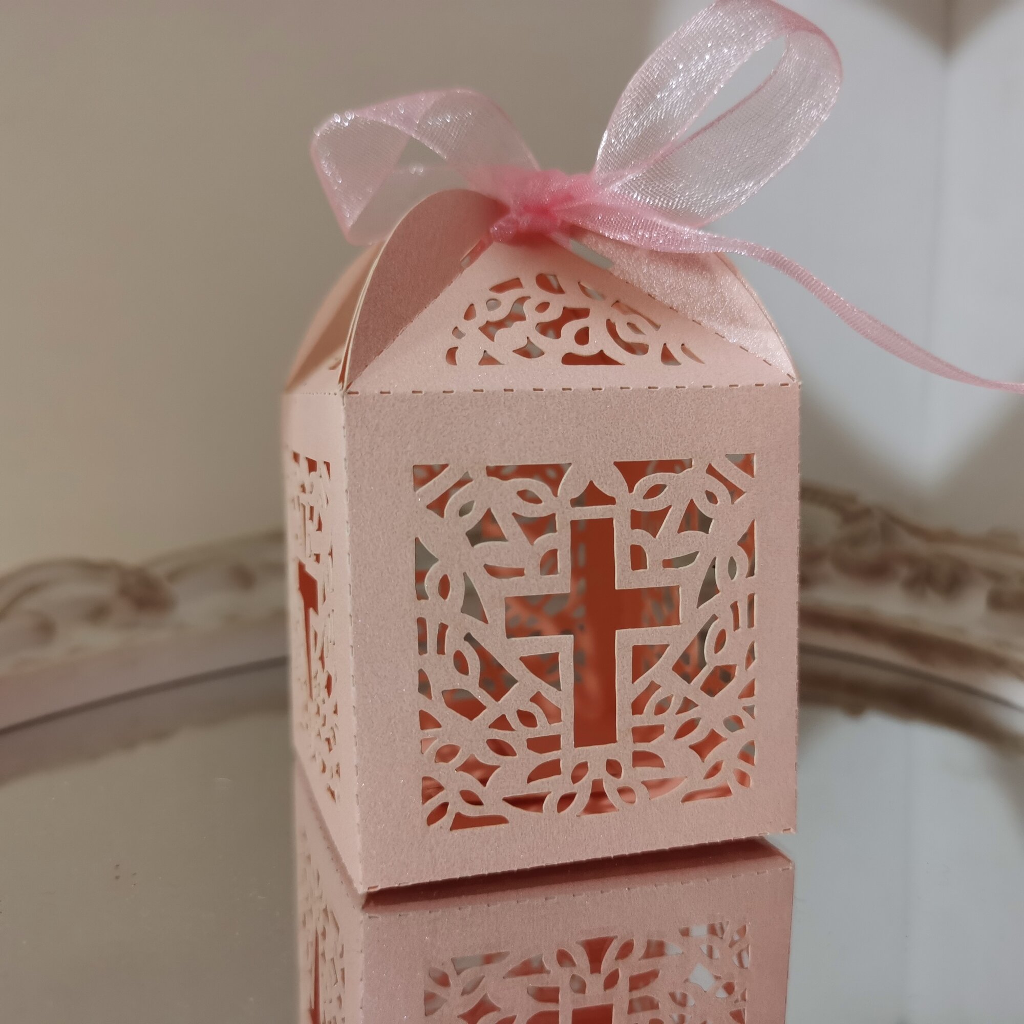 Коробочки для конфет в форме креста, 25 шт, розовые, с лазерной резкой и лентой для свадьбы, дня рождения и крещения