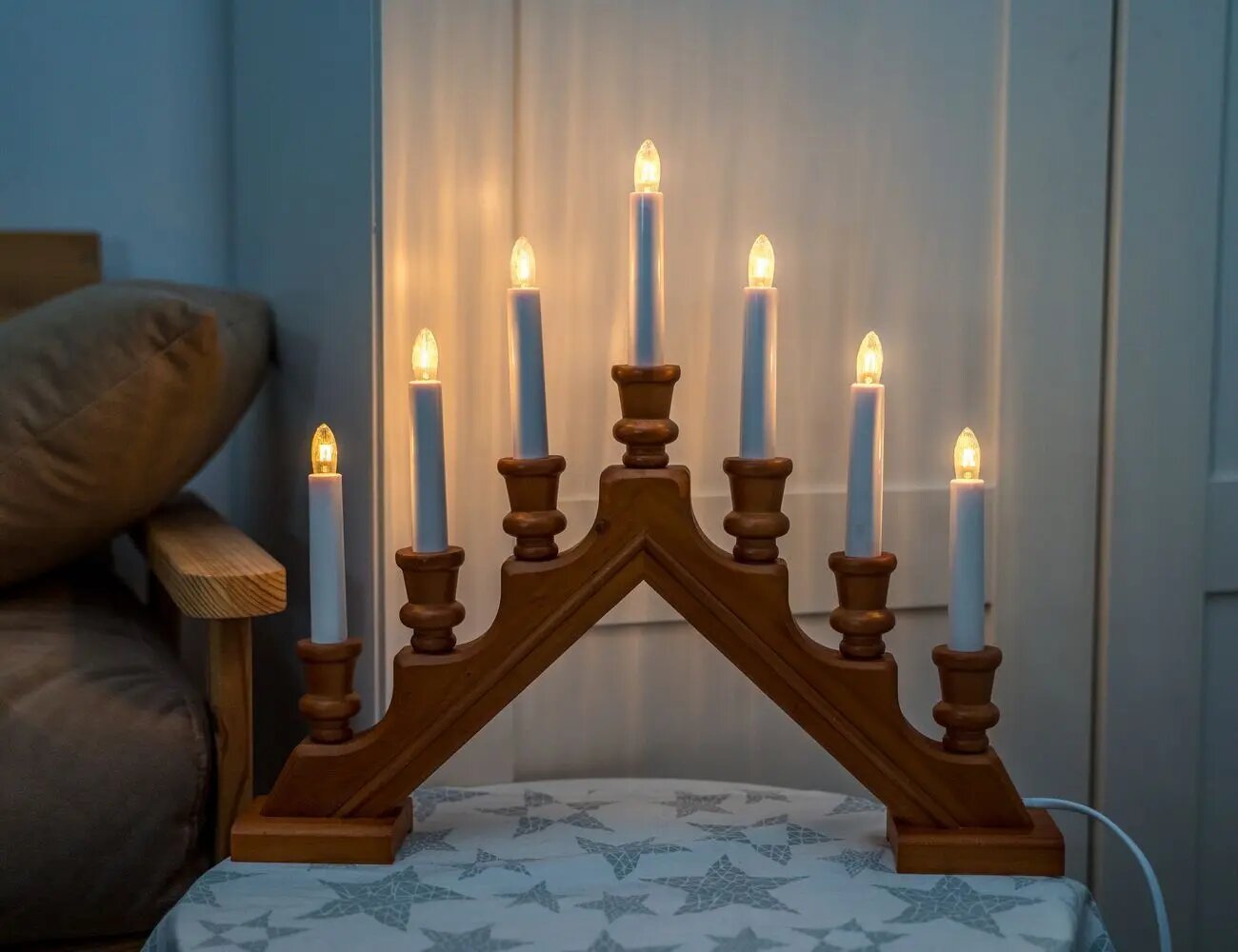 Рождественская горка SARA деревянная, светло-коричневая, 7 тёплых белых ламп, 43х38 см, STAR trading