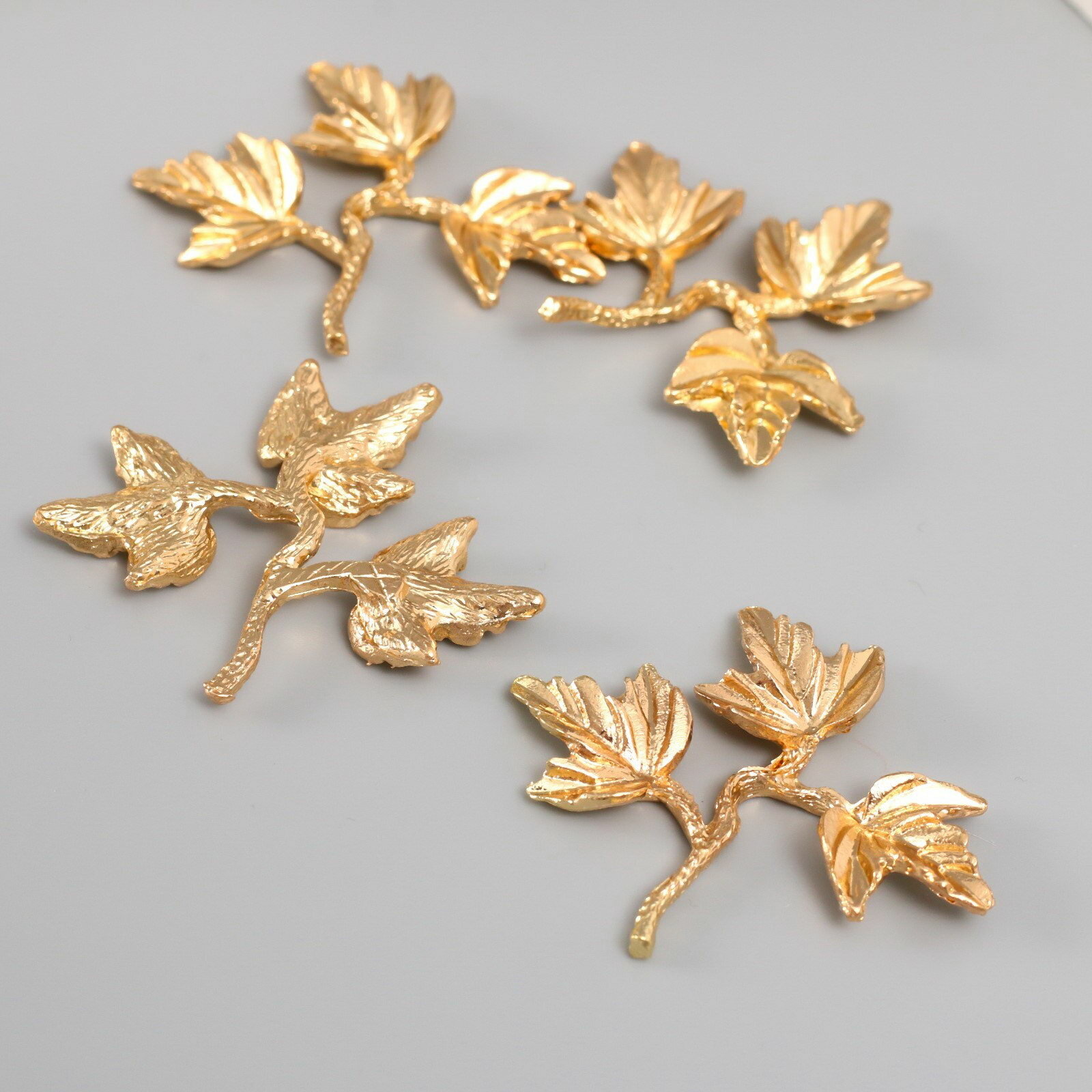 Декор для творчества металл "Веточка с тремя листиками", золото 3.6x4x0.4 см, 4 шт.