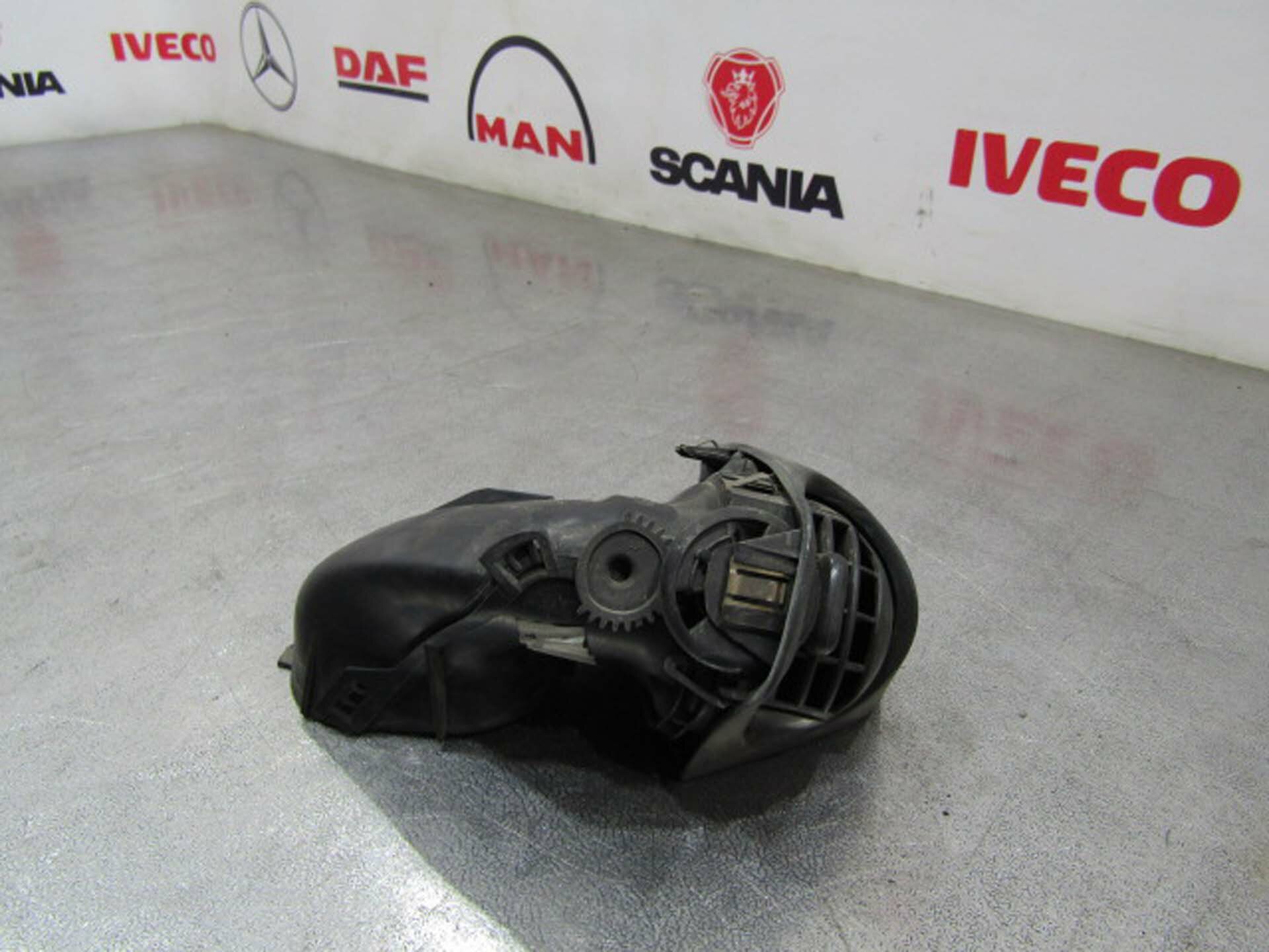 Дефлектор воздушный левой двери Mercedes Axor, Actros