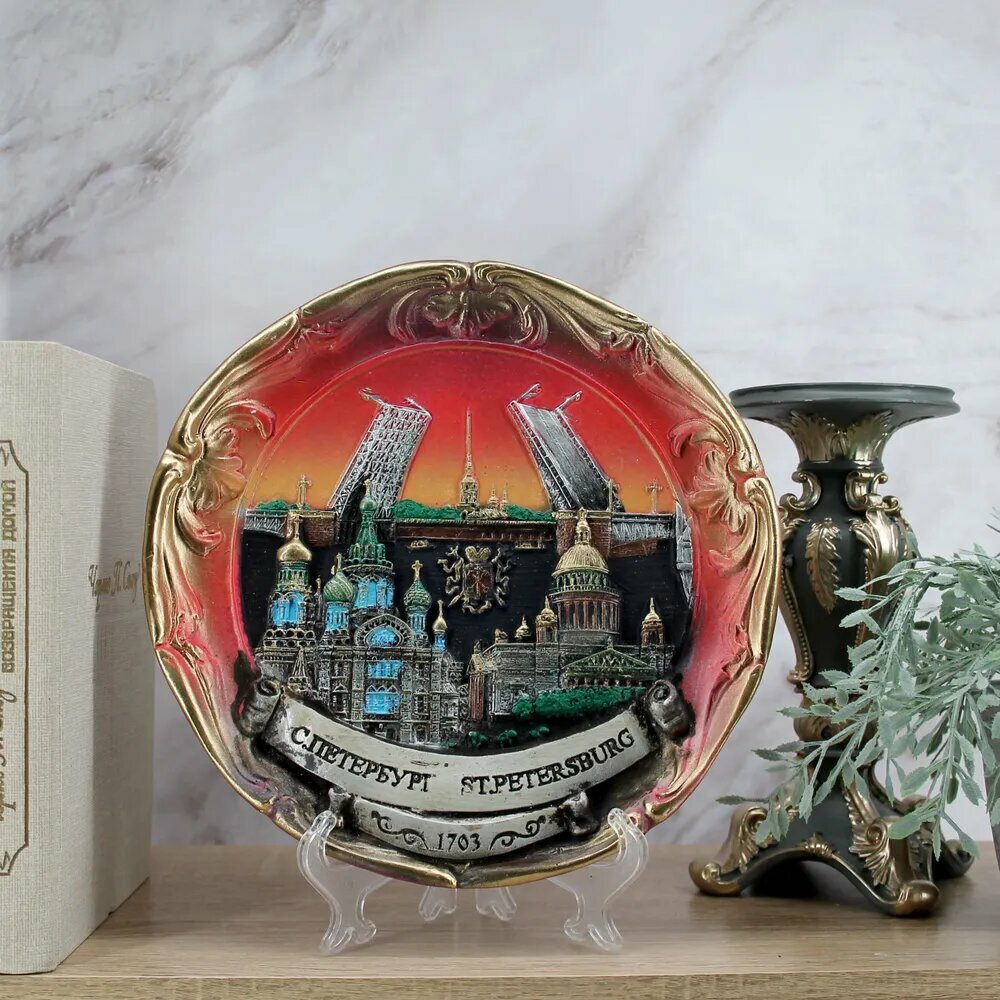 Сувенирная Тарелка Панно на подставке Достопримечательности Санкт-Петербурга. Коллаж , 23 см , ручная роспись , гипс