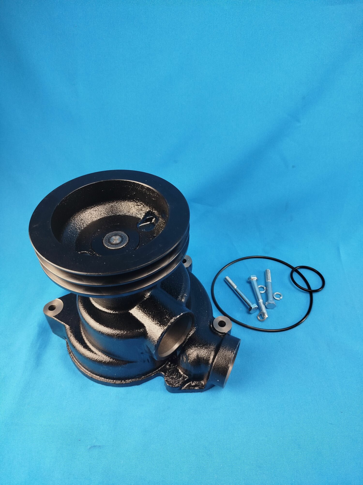 Помпа "LUZAR" для а/м КамАЗ (шкив 142мм)