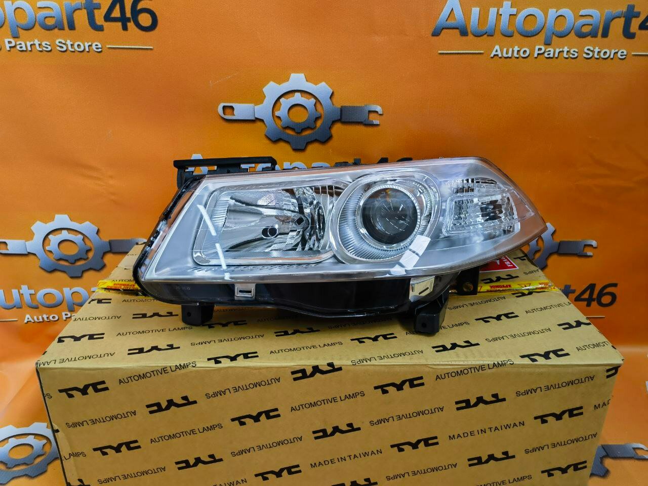 Левая фара Рено Меган 2 RENAULT MEGANE 2 по электрокорректор отличное качество TYC с линзами