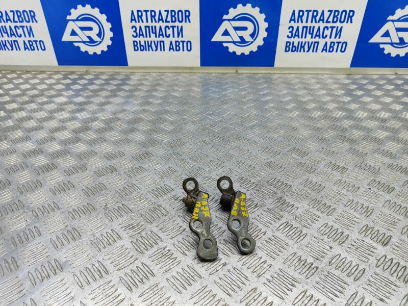 Б/У Петля двери передней правой Ford Focus 2 / Форд Фокус 2 1.8 QQDB 125 Л.С. хэтчбек 2008