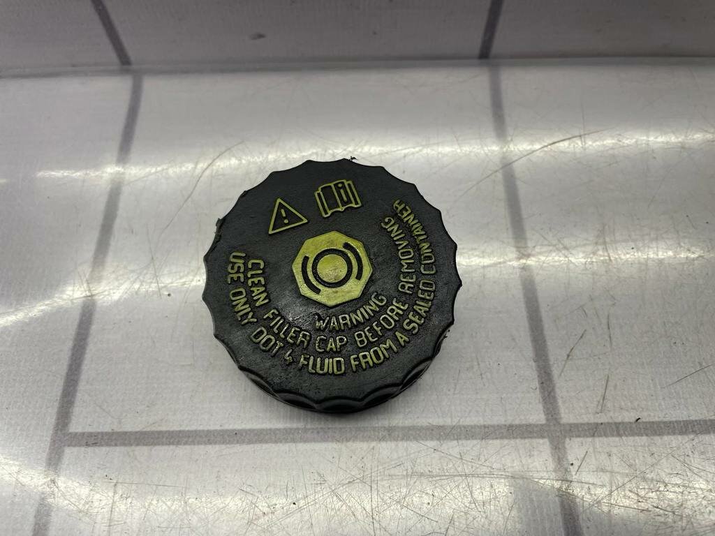 Крышка бачка тормозной жидкости Renault Megane 3 09-16