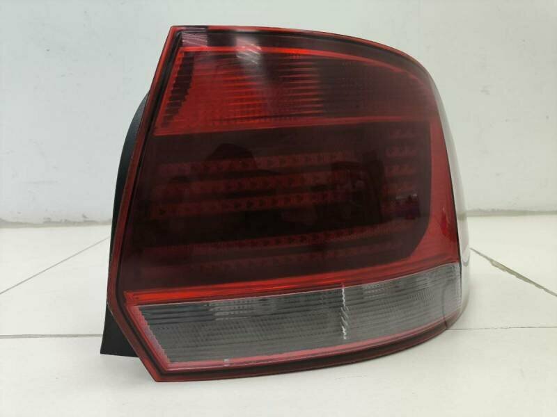 Фонарь задний правый Volkswagen Polo Sed RUS 2011 кат.номер: 6RU945096J