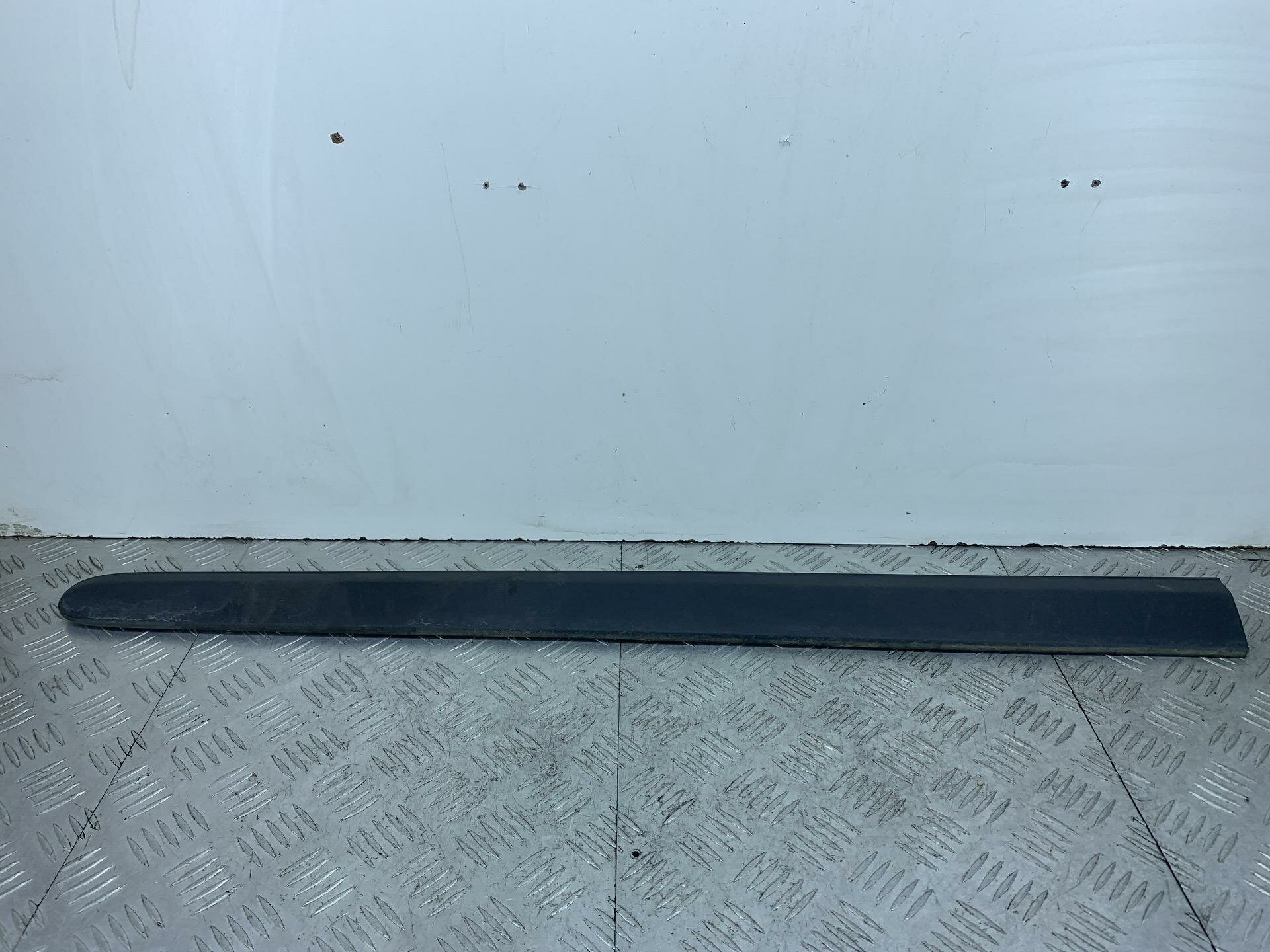 Молдинг двери передней левой Mercedes-Benz Vito W639 2010 A6396900162