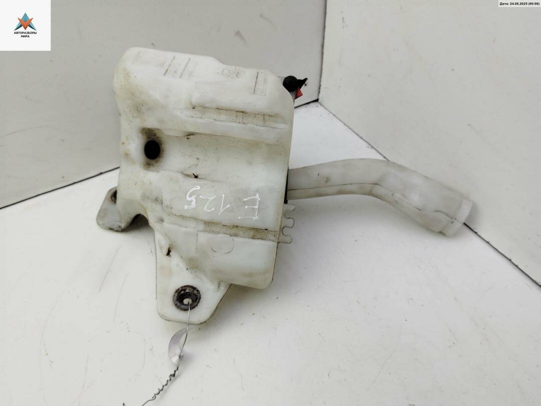 Бачок омывателя Opel Corsa D 2009 55702892