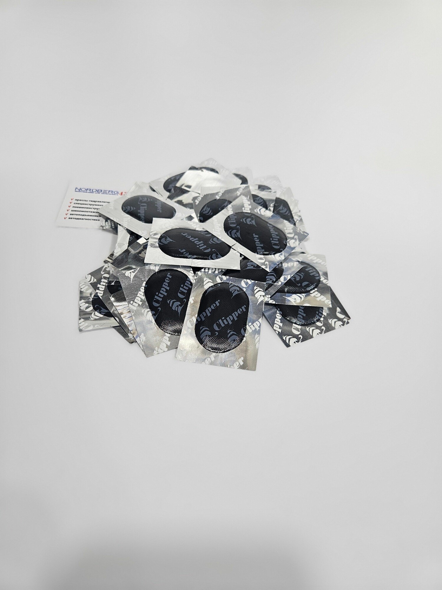 Набор овальных заплат для ремонта камер, размер 28*42мм (50шт) / Заплатки камерные для шиномонтажа Clipper