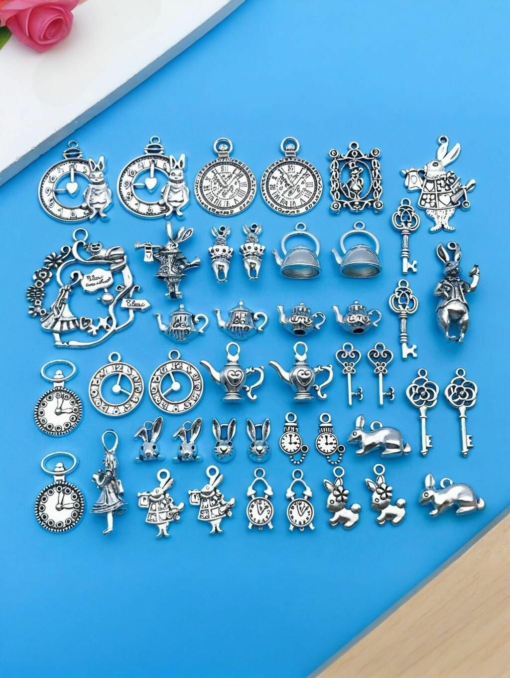 44 шт. Винтажные подвески в стиле "Алиса в Стране Чудес" для браслетов, ожерелий и серьг