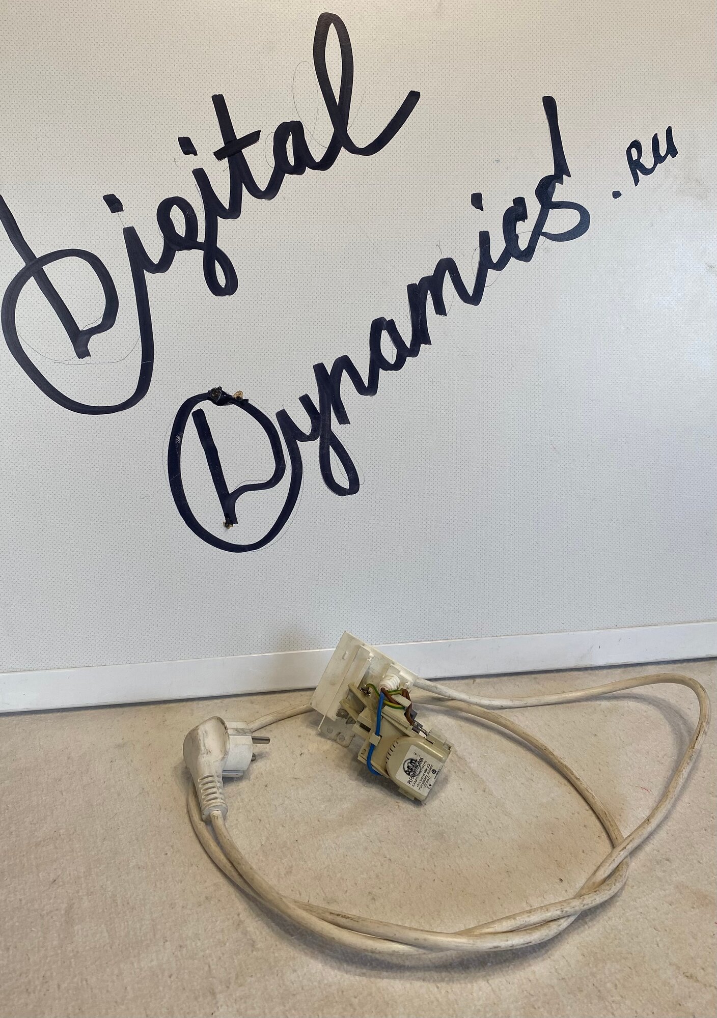 Фильтр сетевой PLF00472705100A для стиральных машин HOTPOINT-Ariston (Хотпоинт аристон), Indesit (Индезит), Whirlpool (Вирлпул)