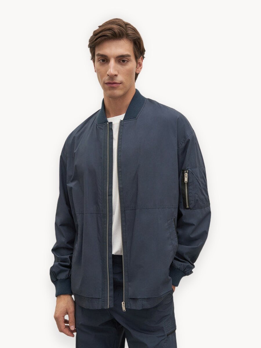 Бомбер Куртка утепленная на осень