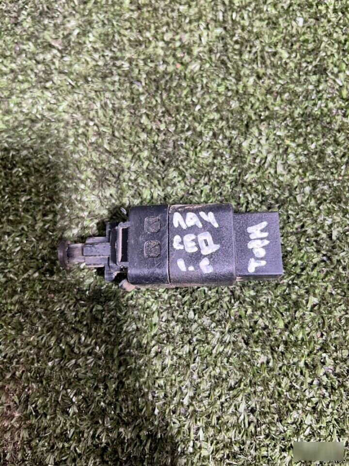 Датчик стоп-сигнала Chevrolet Lacetti 2004-2013