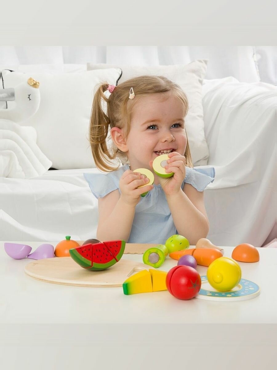 CLASSIC WORLD Игровой набор нарезаем фрукты деревянные игрушки