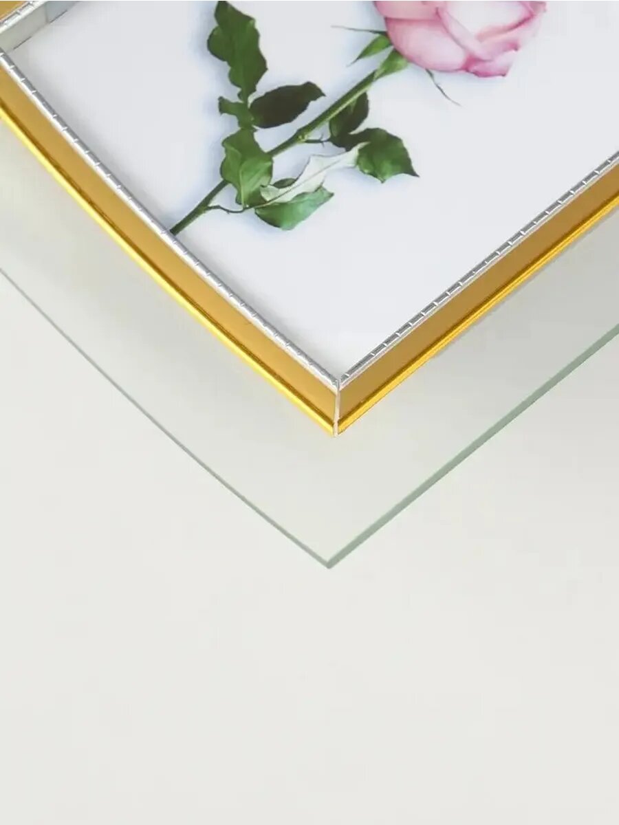 Элегантная двойная фоторамка с золотым кантом