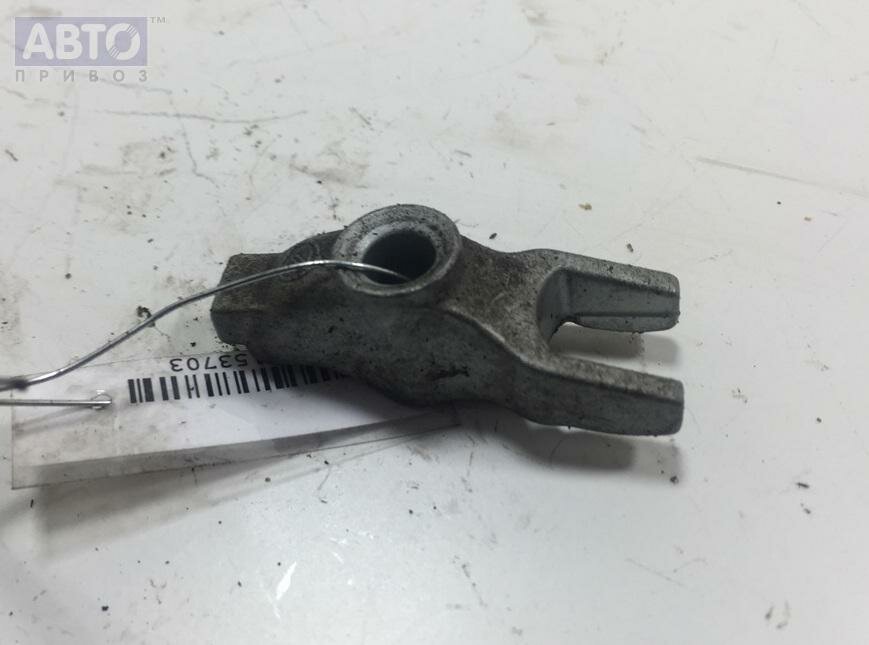 Скоба (кронштейн) крепления форсунки Opel Zafira B (2004-2014)