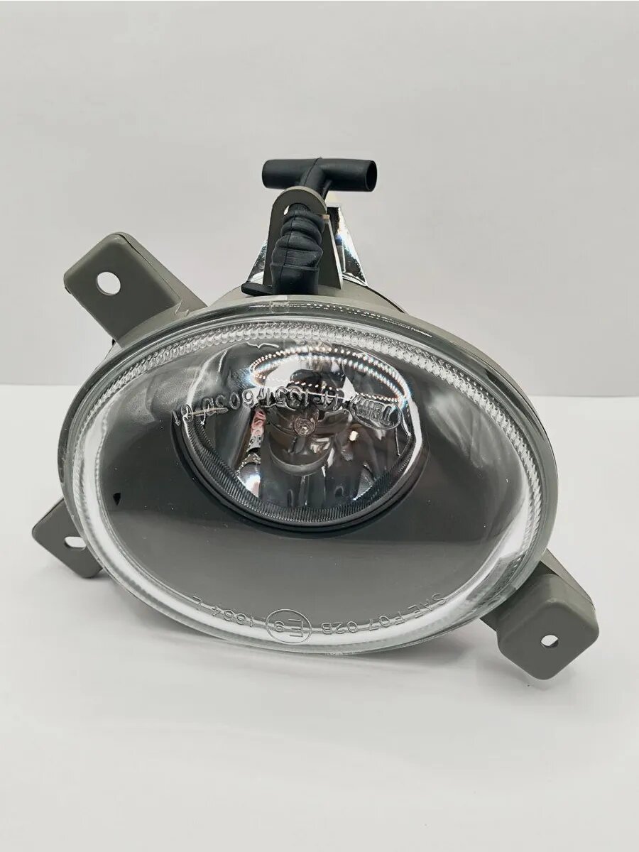 Противотуманная фара Volvo