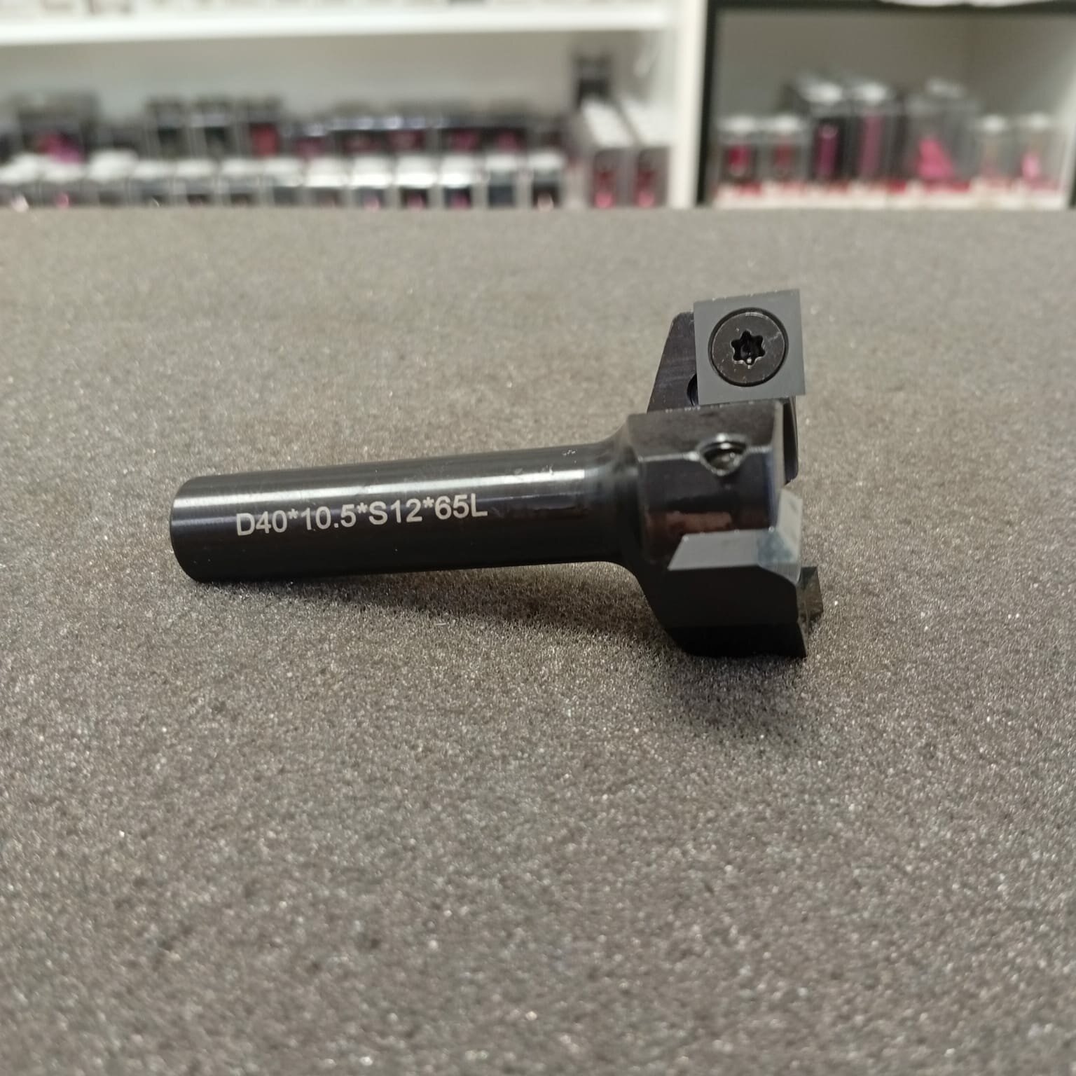 Фреза фуговальная 40 мм ( слэб) с 3 сменными ножами HM Z3 D40 I10.5 L65 S12 Woodwork