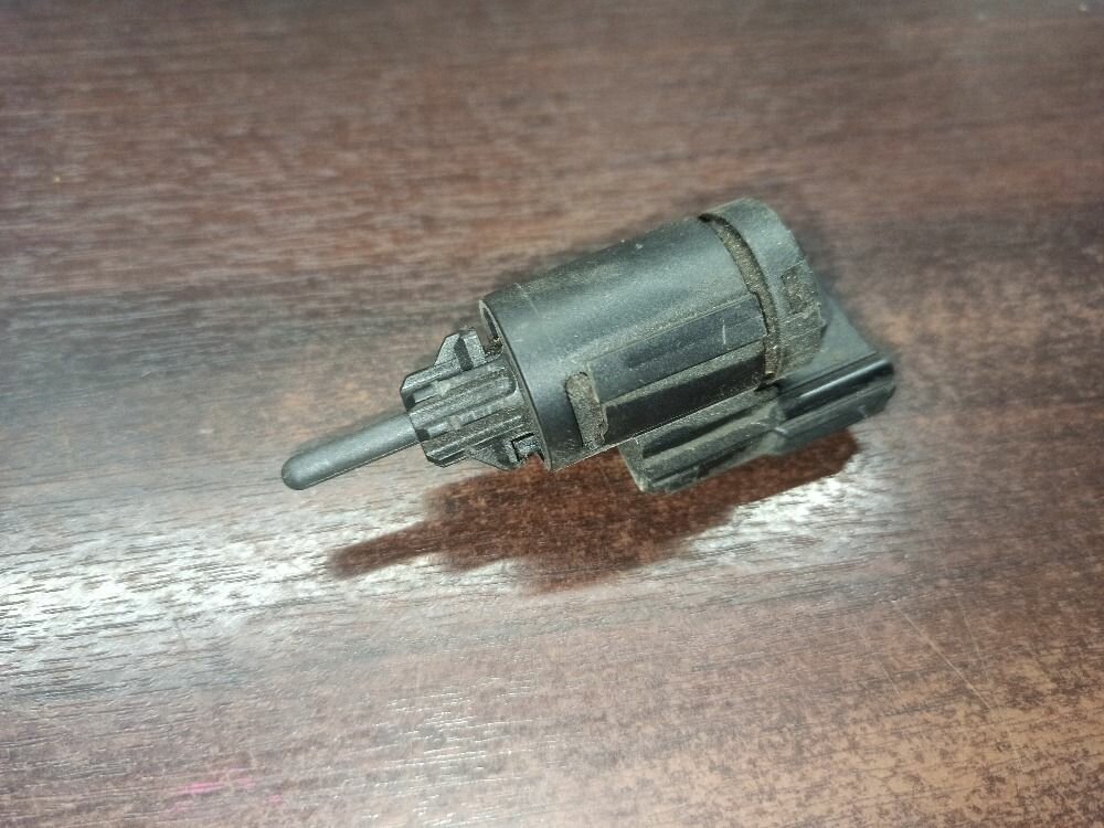 Тормозная лягушка концевик VAG 8E0945515 8E0945515