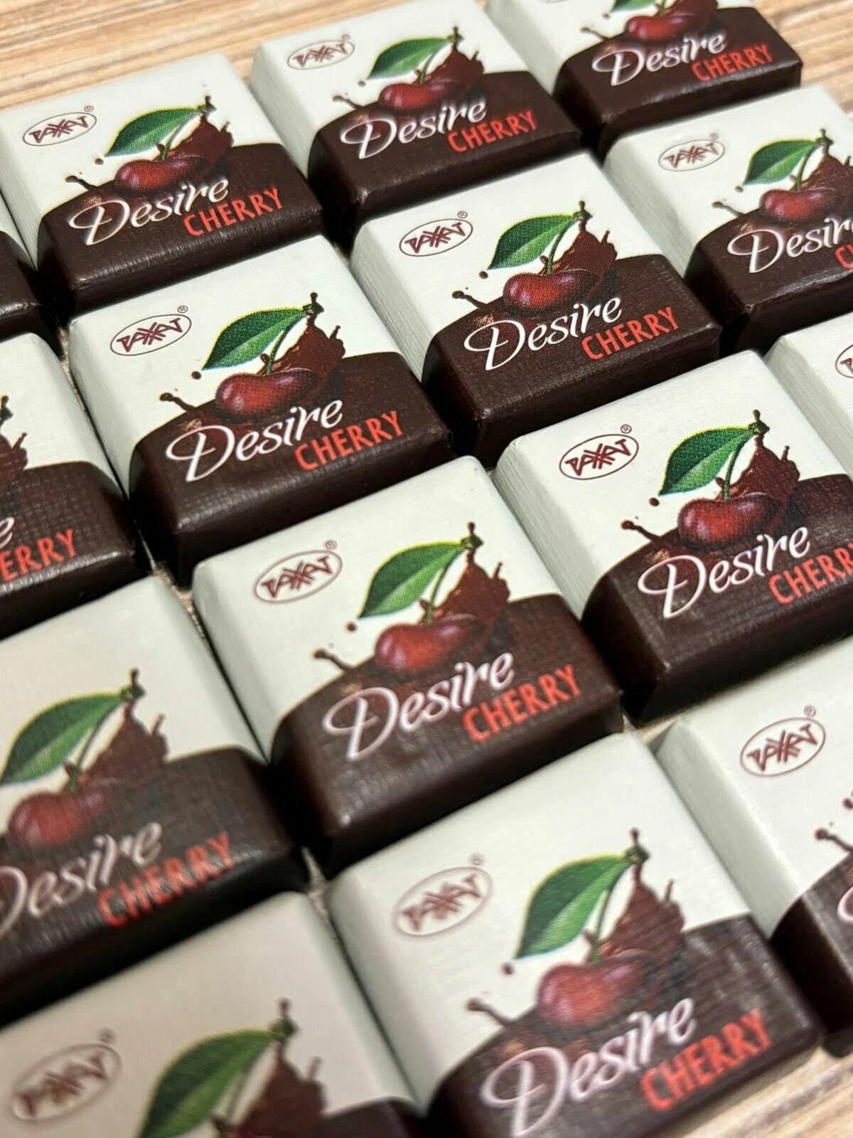 Рахат Шоколад с начинкой Desire Cherry (вишня) 1кг