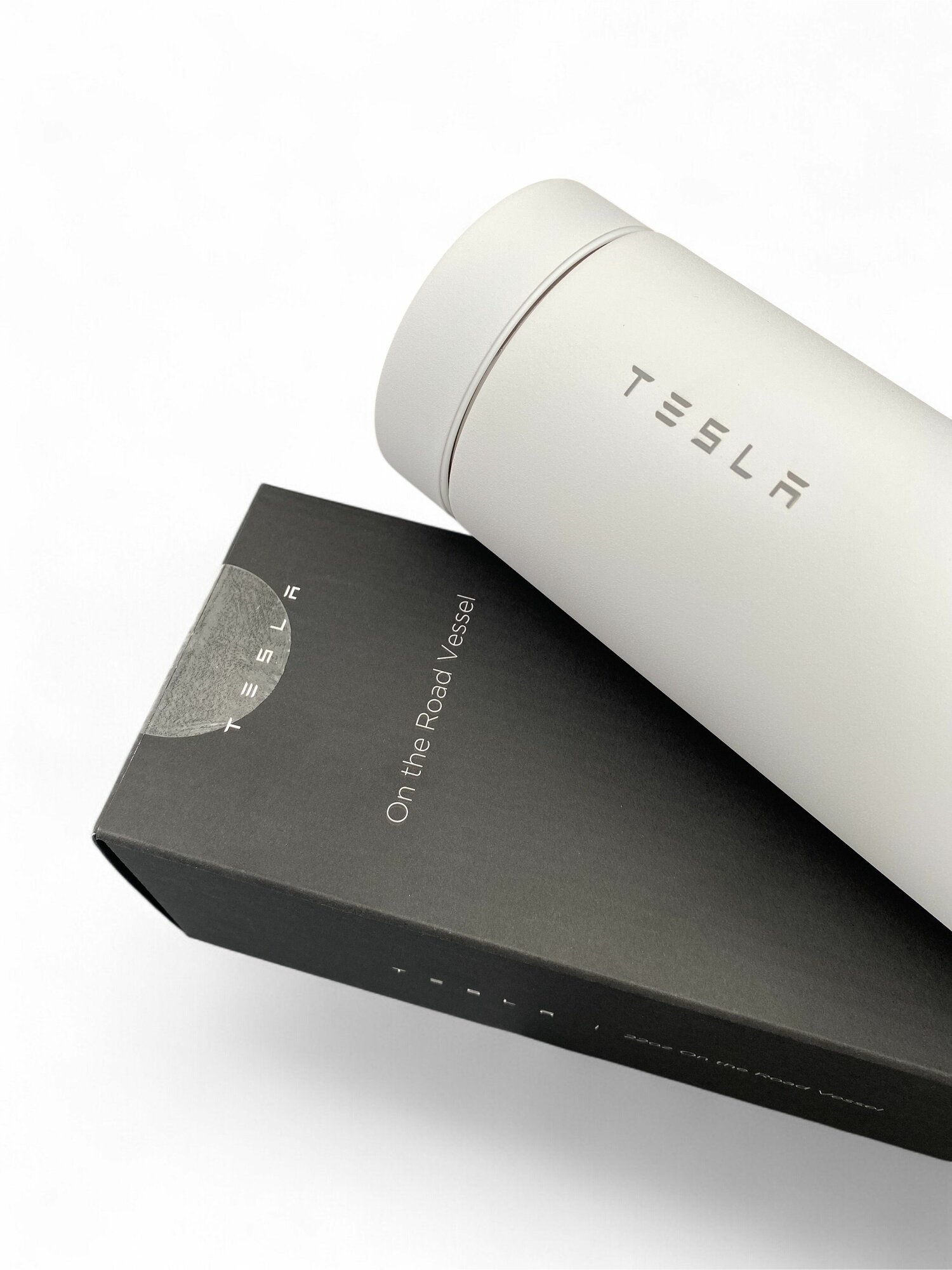 Термокружка "Tesla", нержавеющая сталь, 650мл, белая, нержавейка — фото 1