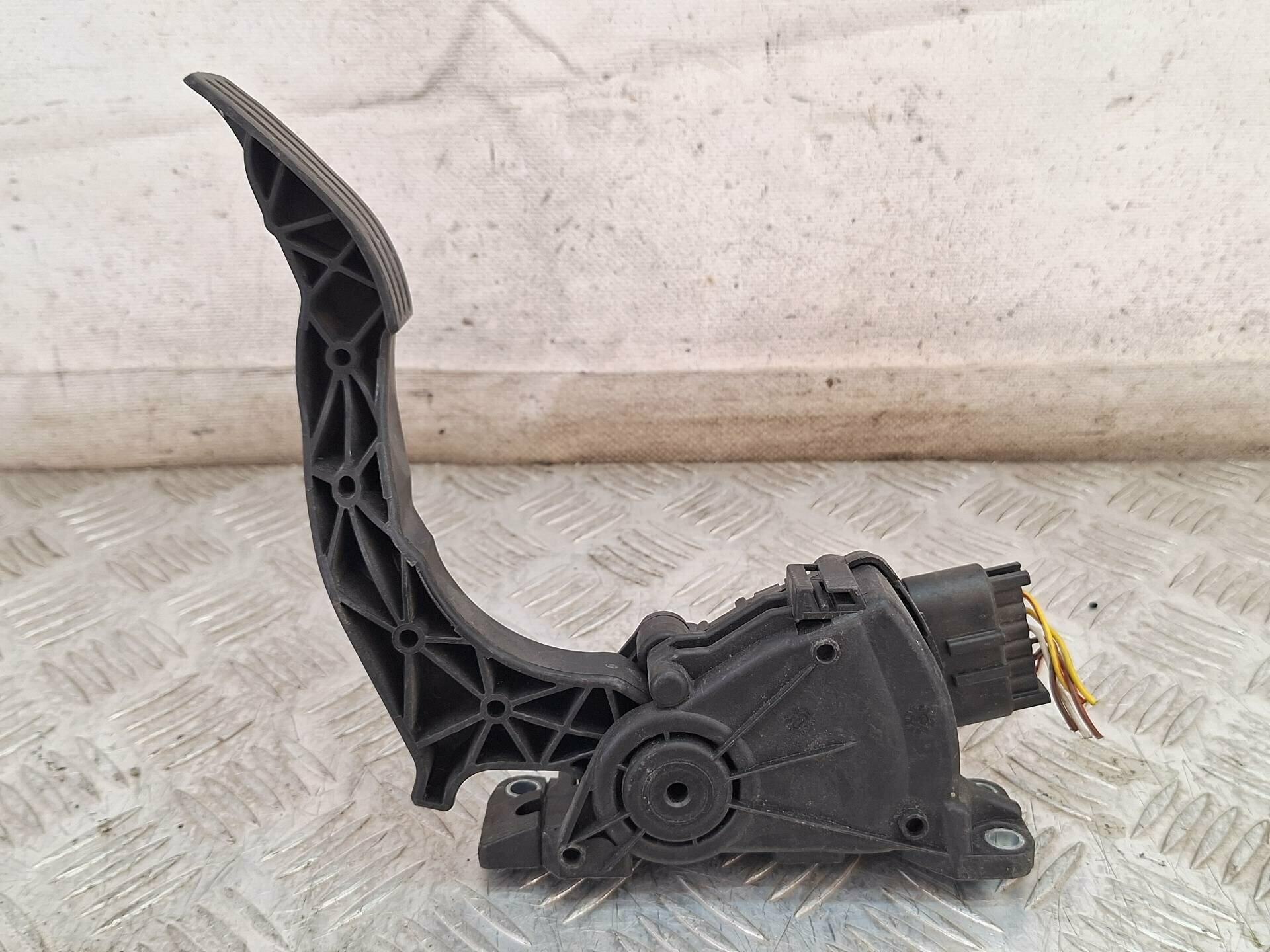 Педаль газа Ford Fusion рест. 2008 2S61-9F836-AA