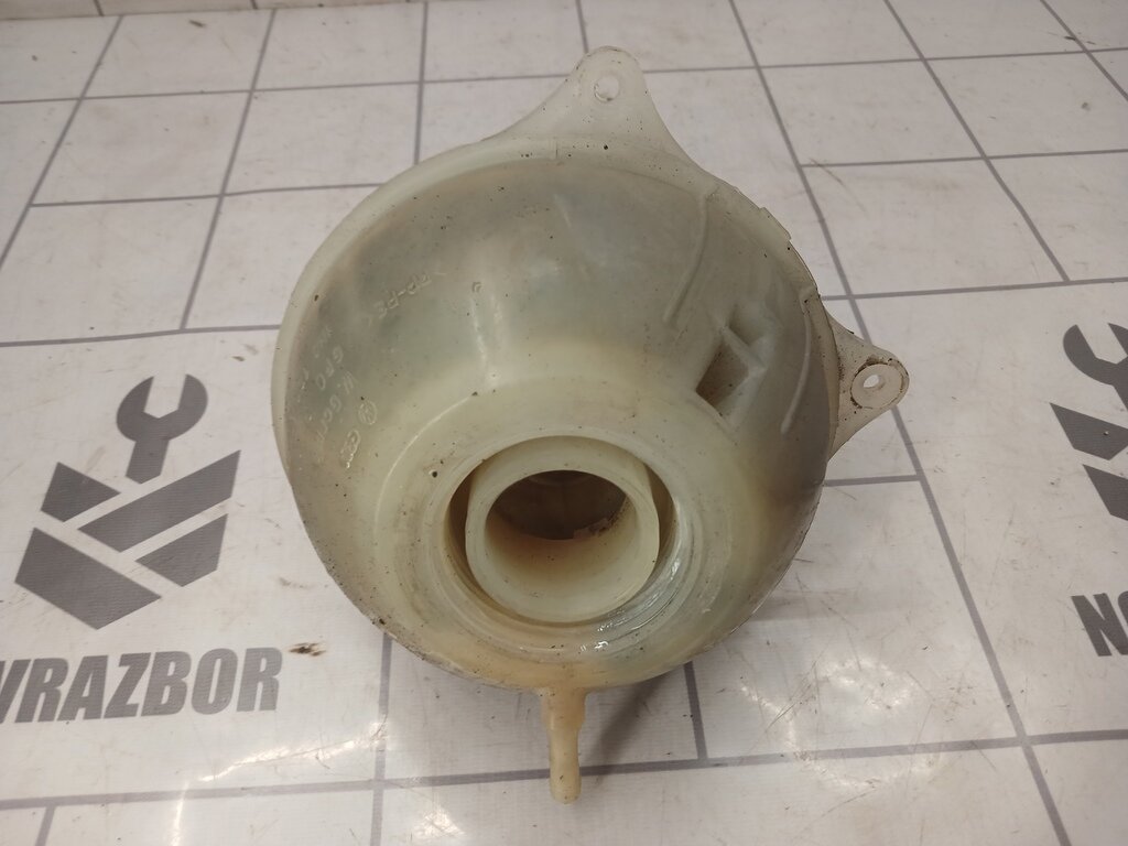 Бачок расширительный VW Golf 3 Vento 91-97