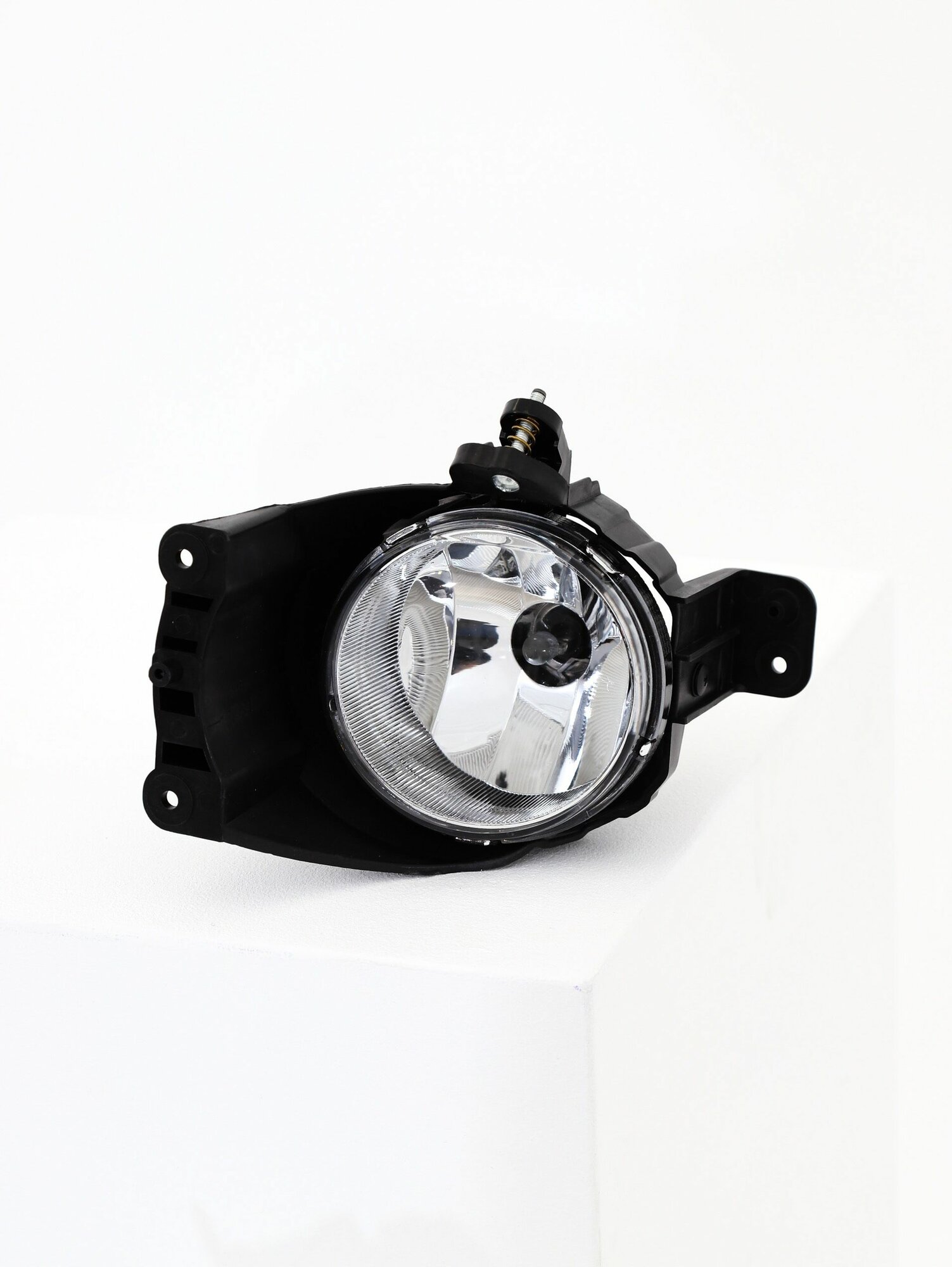 Фара противотуманная (ПТФ) левая Chevrolet Шевроле Aveo Авео T300 11-15/Cobalt Кобальт 11- Ravon Равон R4 16-