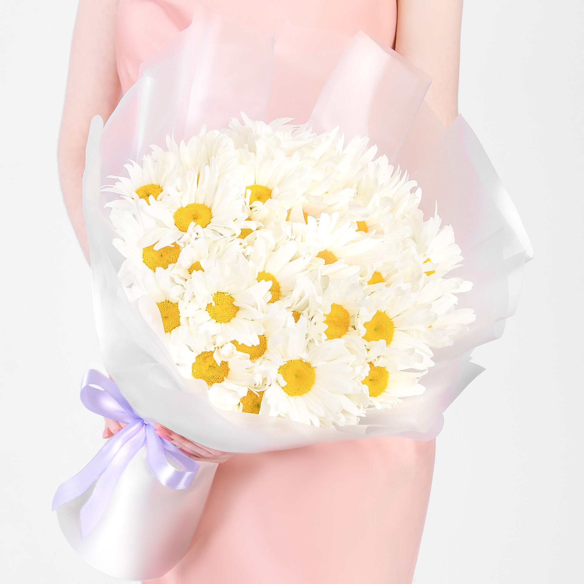 Букет Мегацвет24 "35 садовых ромашек", белые, дизайнерская упаковка