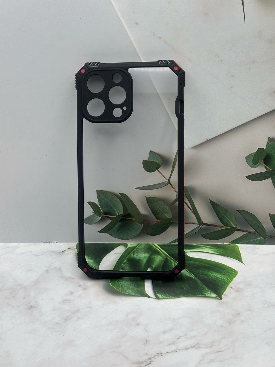 Пластиковый чехол на iPhone 13 Pro Max защитный