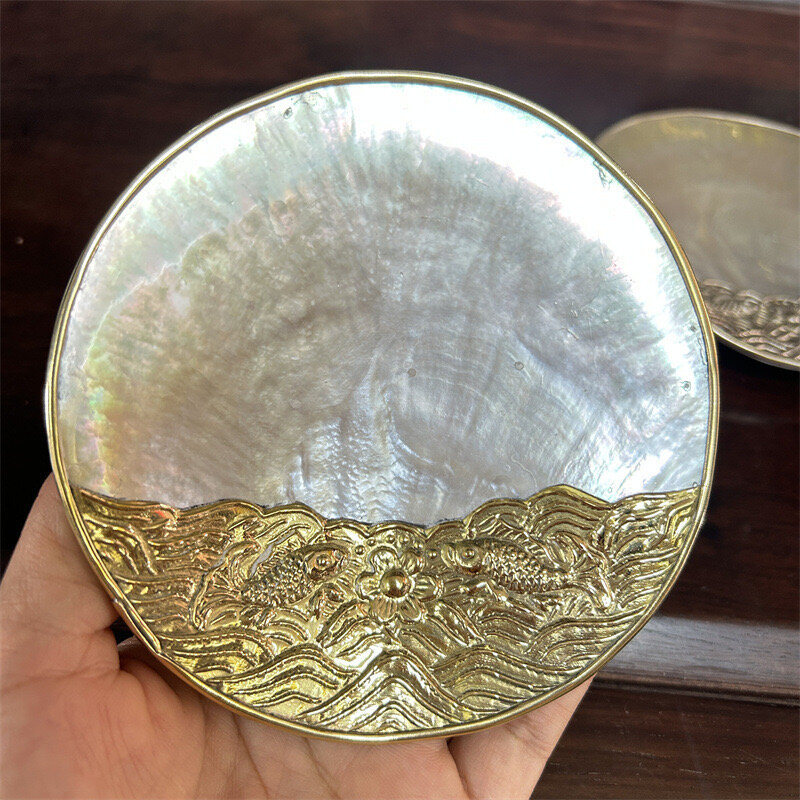 Натуральная Жемчужные устрицы, полированная золотом, 10-11 см，1 штука