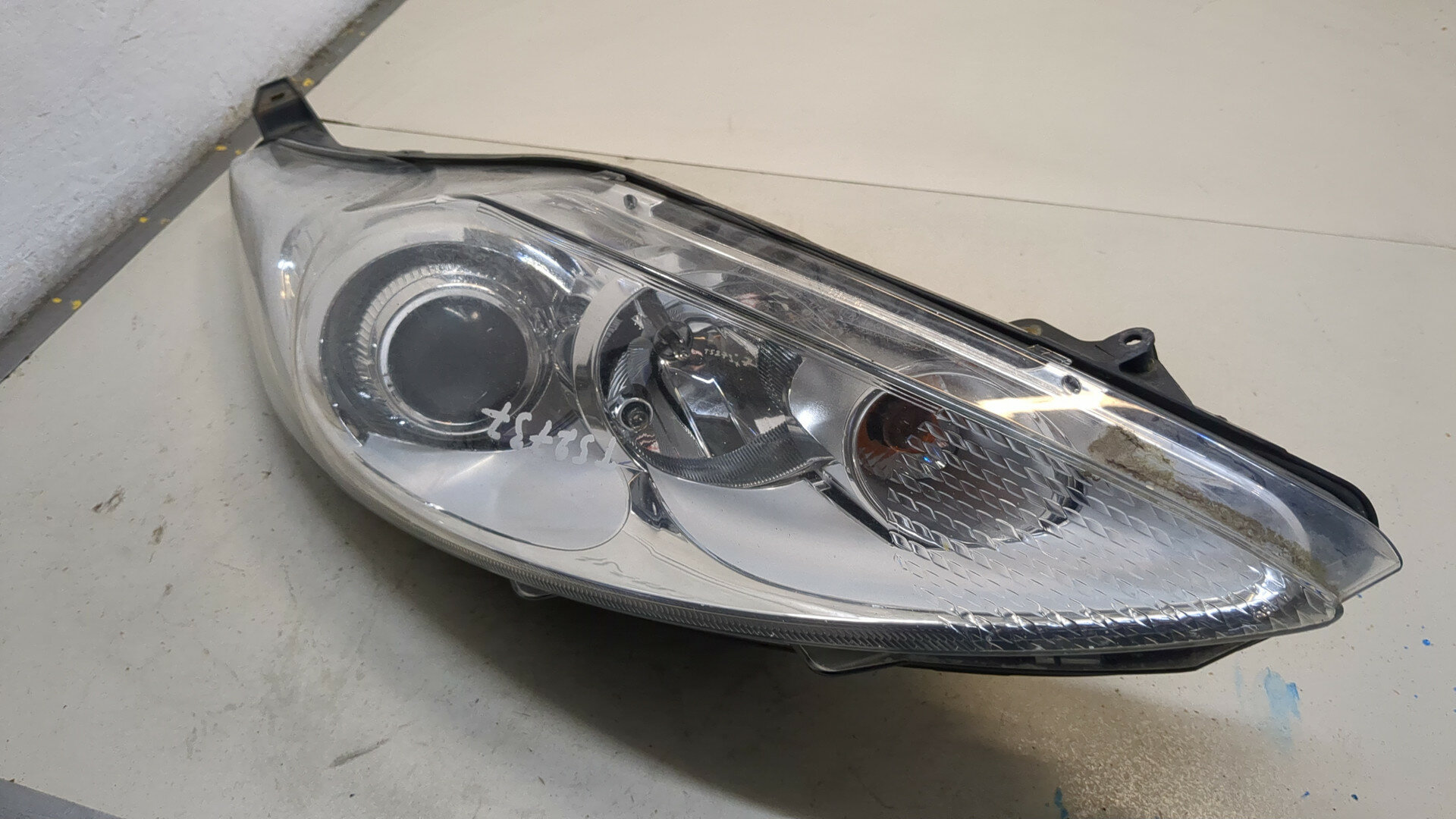 Фара (передняя) правая Ford Fiesta Б/У