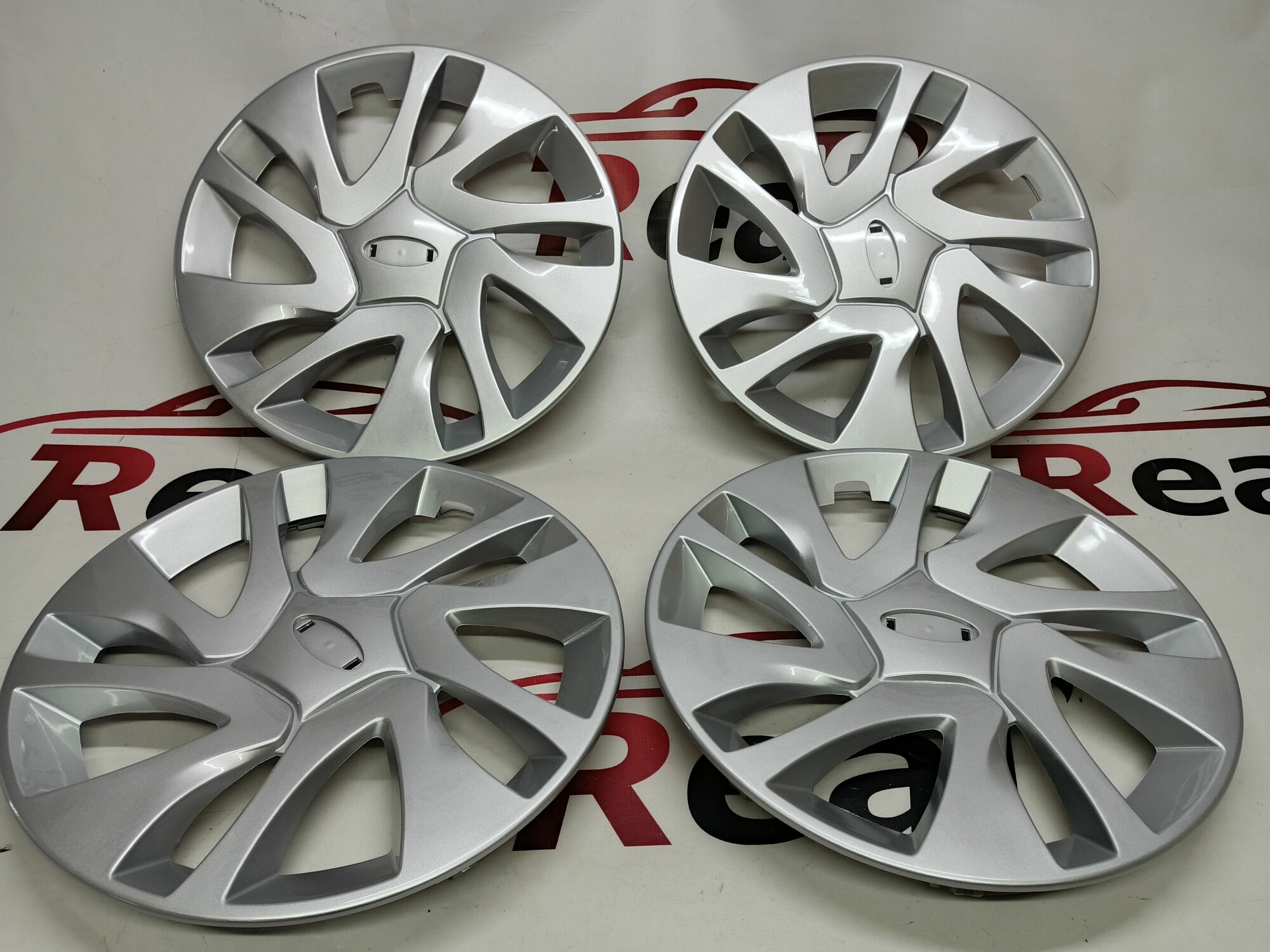 Колпаки на колеса R14 для Грант и других авто "универсальные" серебристые