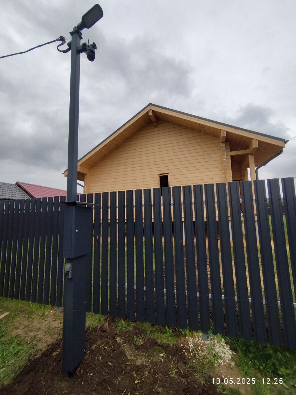 Трубостойка 4 метра от земли (для воздушного ввода, когда опора ЛЭП у границ участка)