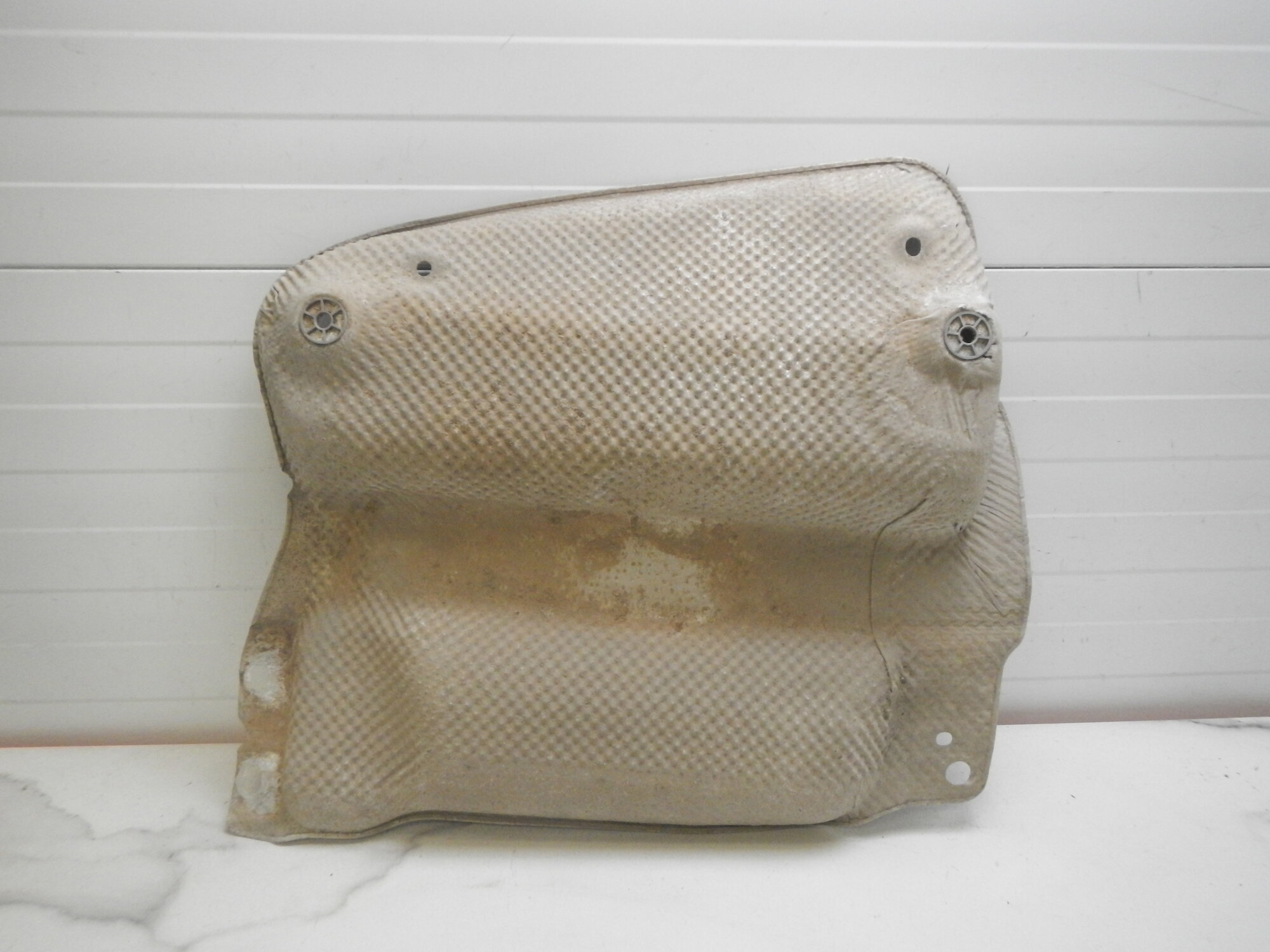 Б/У Экран тепловой, Volkswagen (Фольксваген)-PASSAT B6 (05-10) VOLKSWAGEN PASSAT B6 (05-10) выхлопной трубы Деформация. 6...