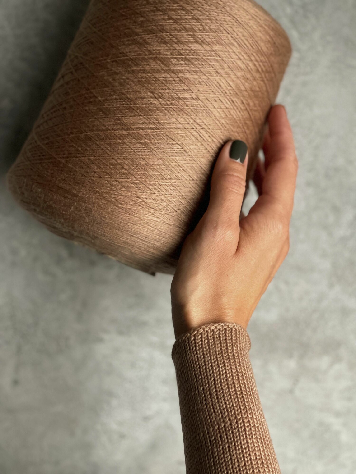 Итальянская бобинная пряжа Palermo filatura di Magia / 100% меринос / 100г-1500м / Бежевый